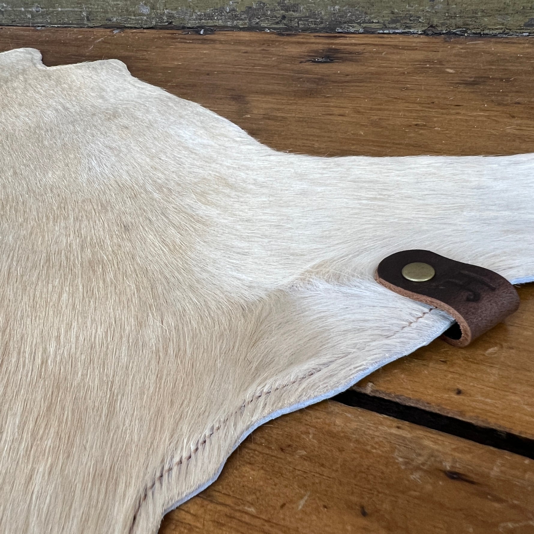 Cowhide Centerpiece – Jill's Homestead